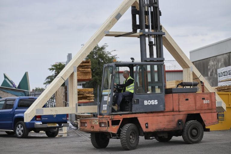 Why roof trusses are the smart choice - Nuneaton Roof Truss